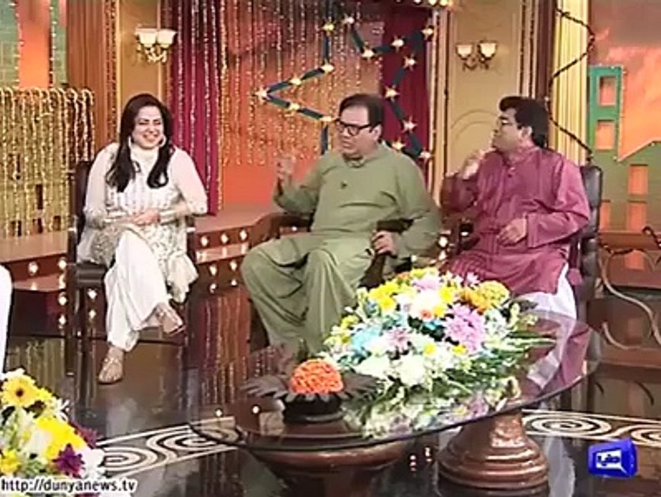 Ayesha Mumtaz and Ayesha Ranjha Talks to AZIZI - video Dailymotion