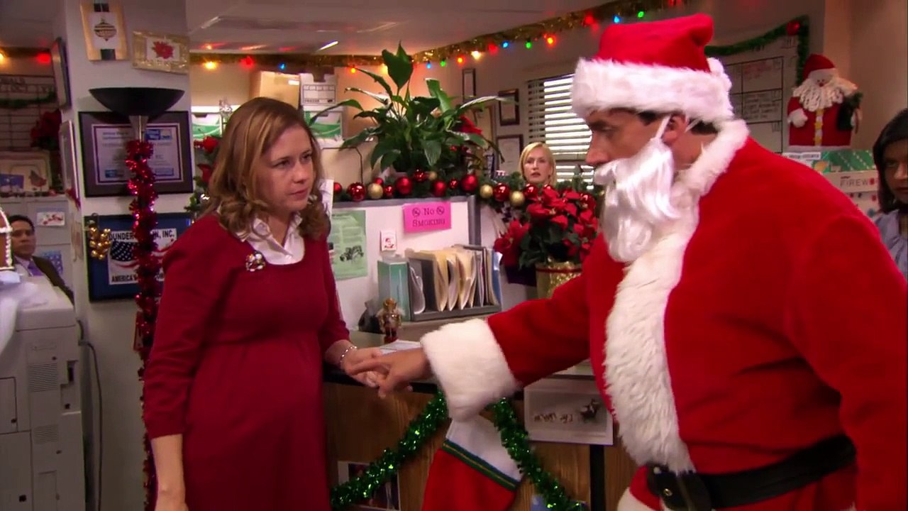 DAY 10: Michael vs Phyllis for Santa Claus // The Office US ...