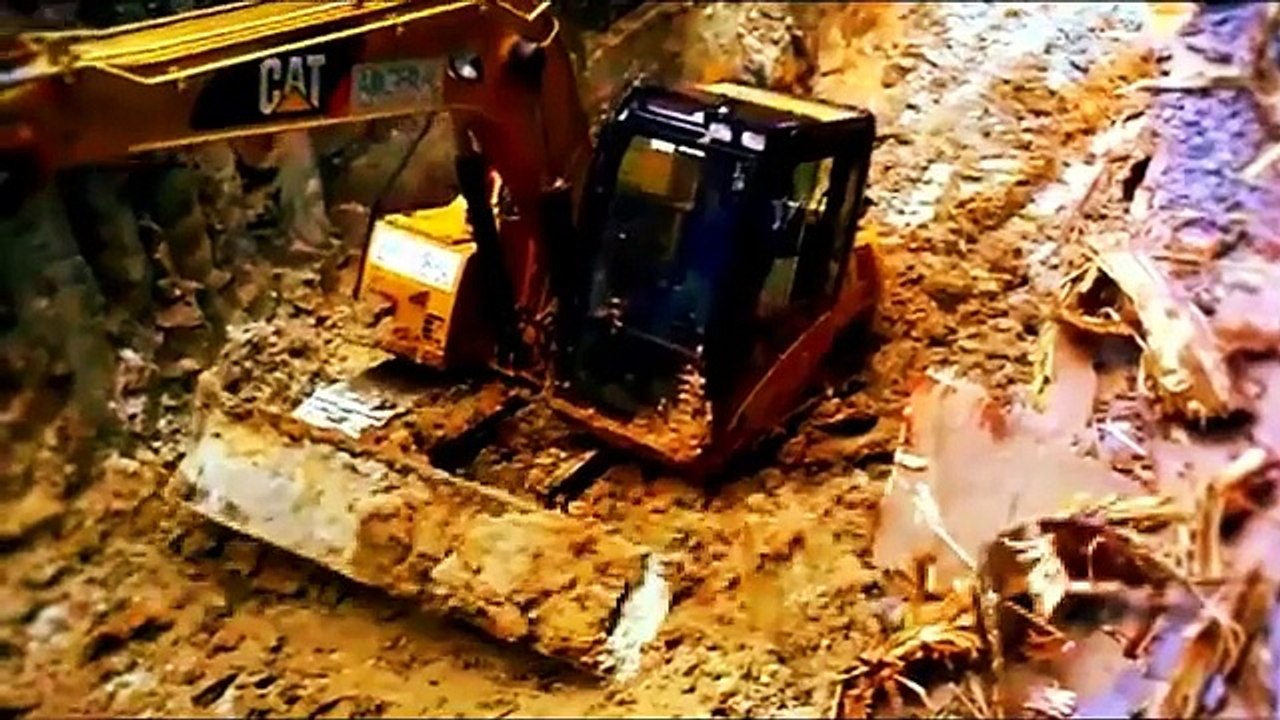 heavy equipment accidents videos, amazing excavator accident new ...