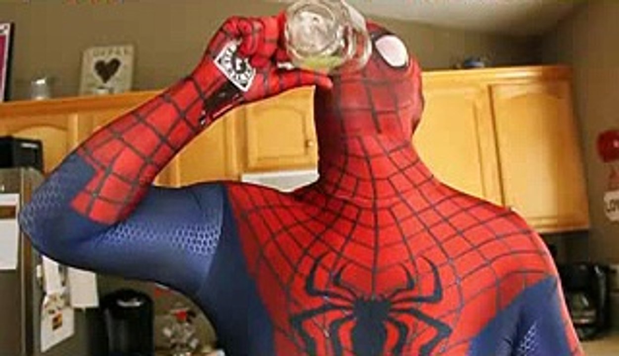 Fat Spideman vs Venom - In Real Life - Twinkie Battle! - video Dailymotion