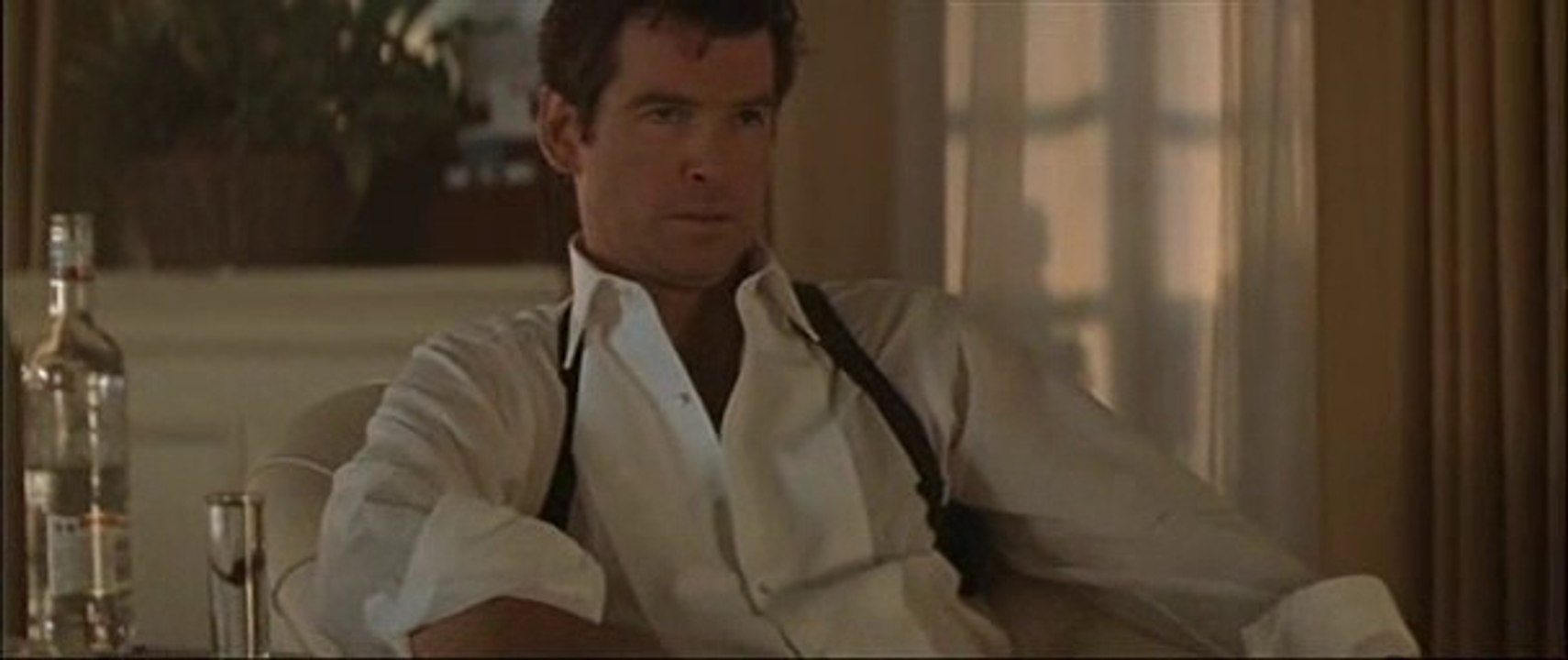 James Bond and Paris Carver - Romantic Scene - video Dailymotion