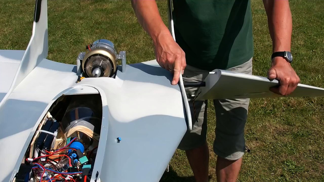 KANGAROO BIG RC SCALE MODEL TURBINE JET FROM FIBERCLASSICS / FLIGHT ...