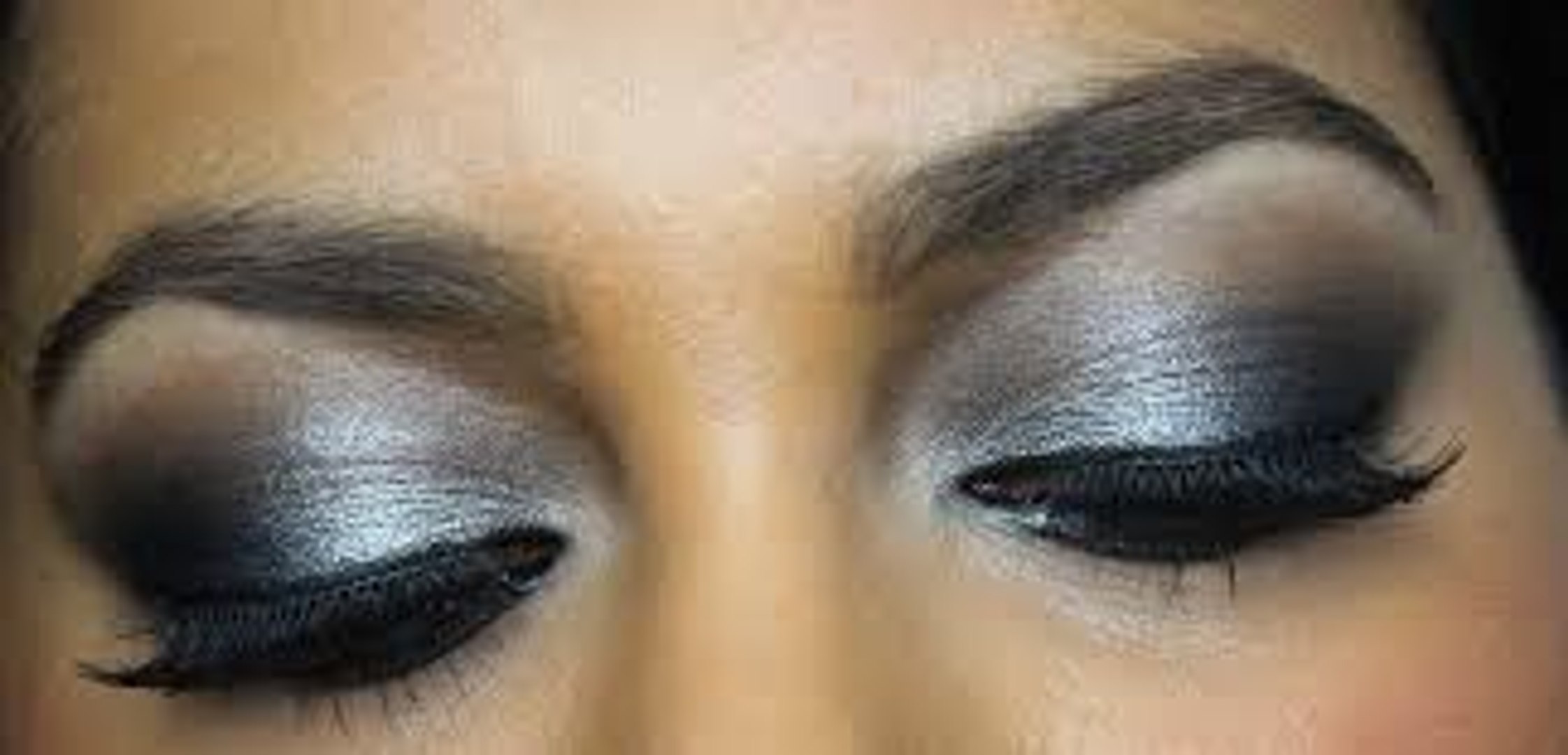 Dramatic Black And Silver Eye Makeup