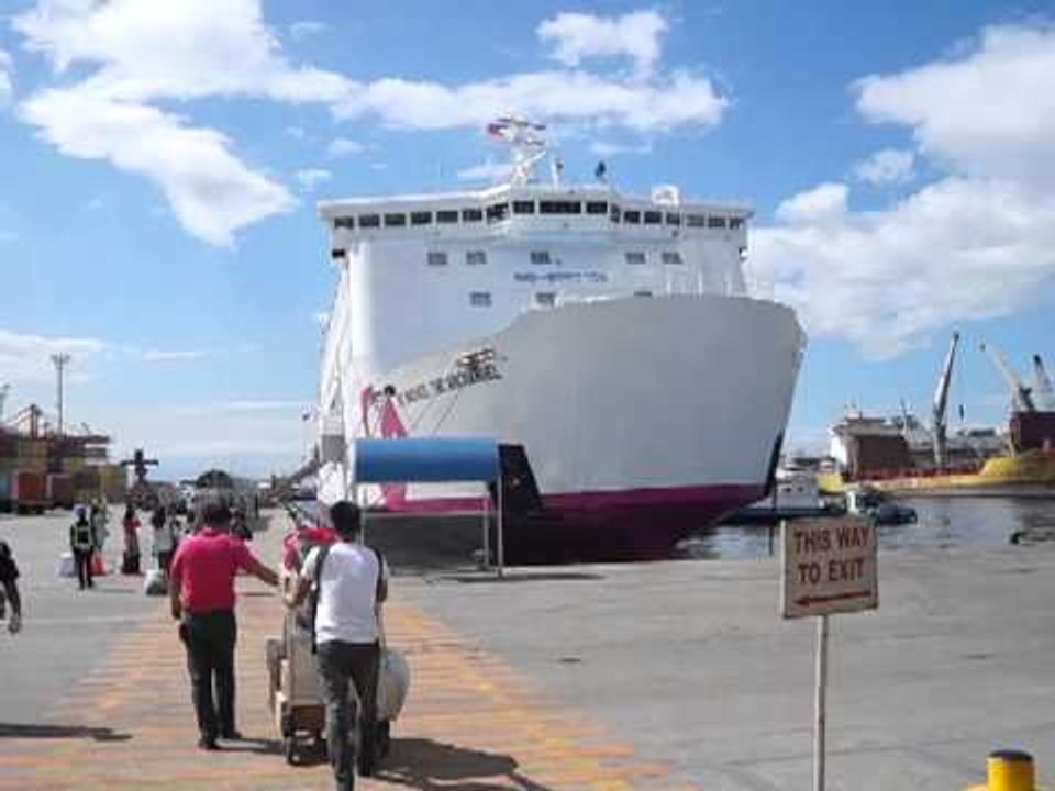 Boarding St Michael the Archangel Ship of 2GO Travel - video Dailymotion