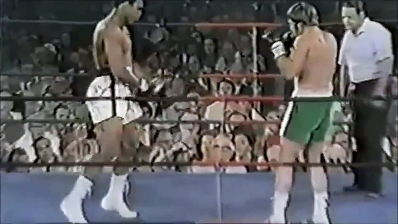 Mohamed Ali "danse" sur le ring - Vidéo Dailymotion