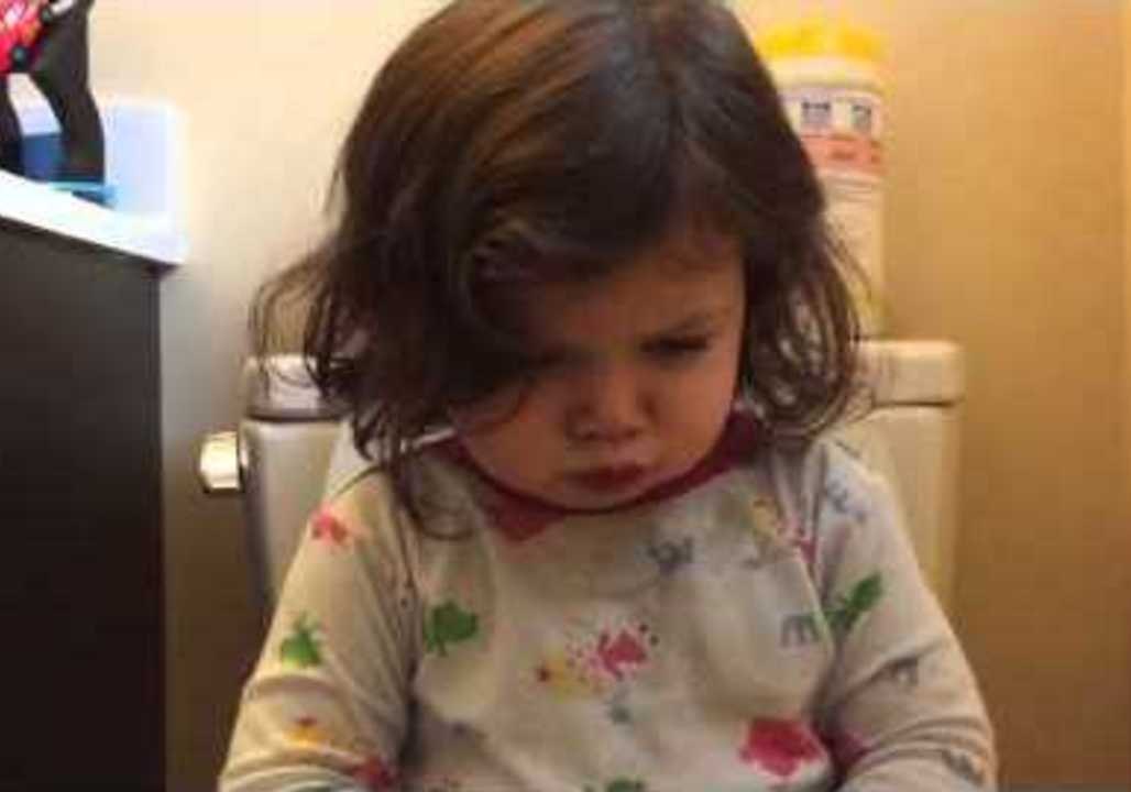 Potty Training Difficulties for Hilarious Toddler - video Dailymotion