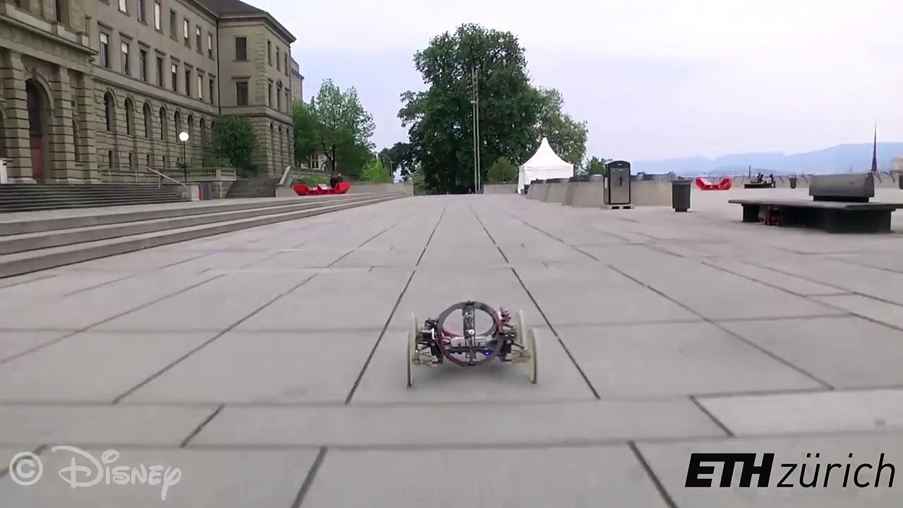 VertiGo, un robot capable de grimper sur les murs - Vidéo Dailymotion