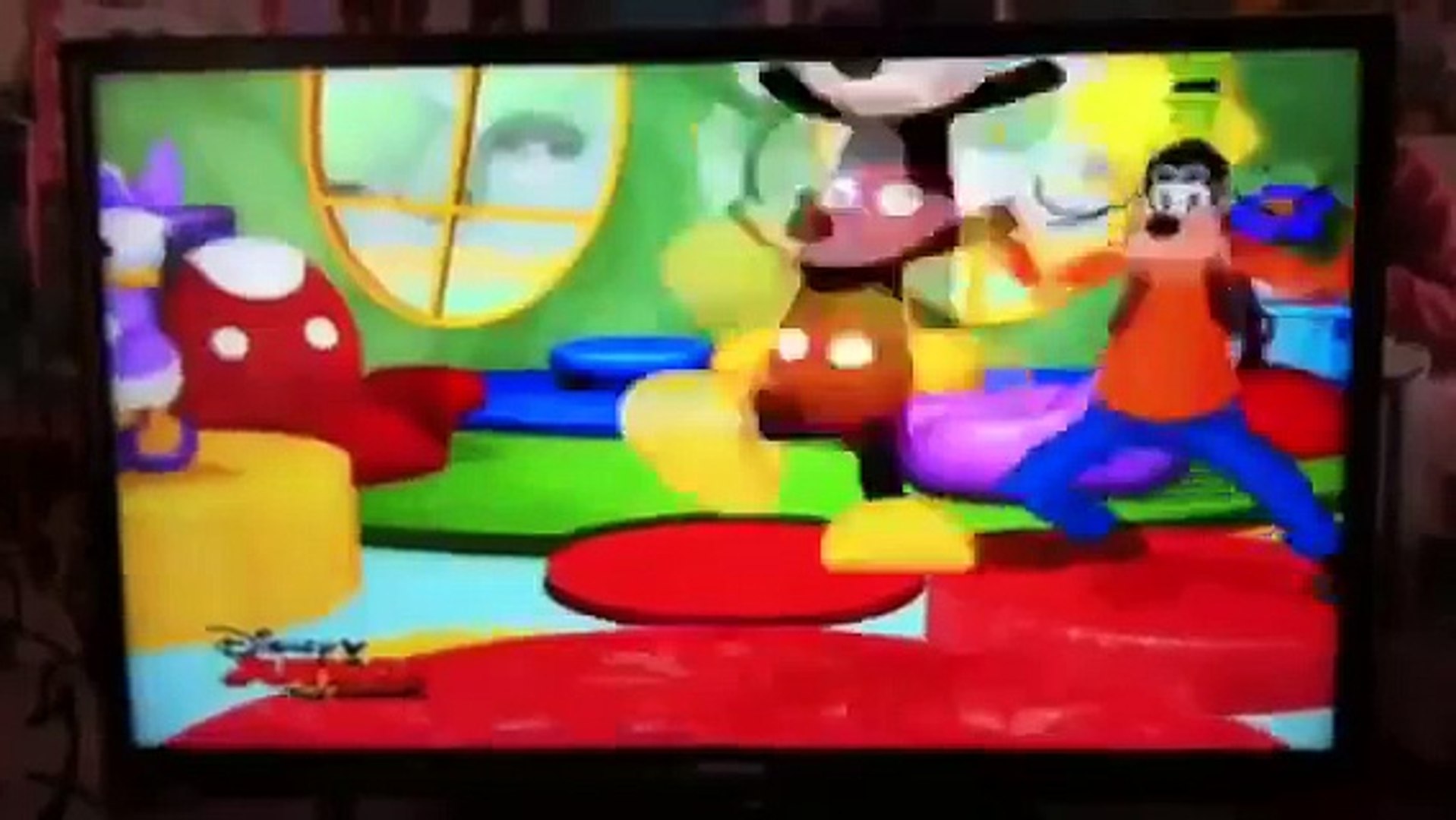 Mickey Mouse Clubhouse Daisy Dance