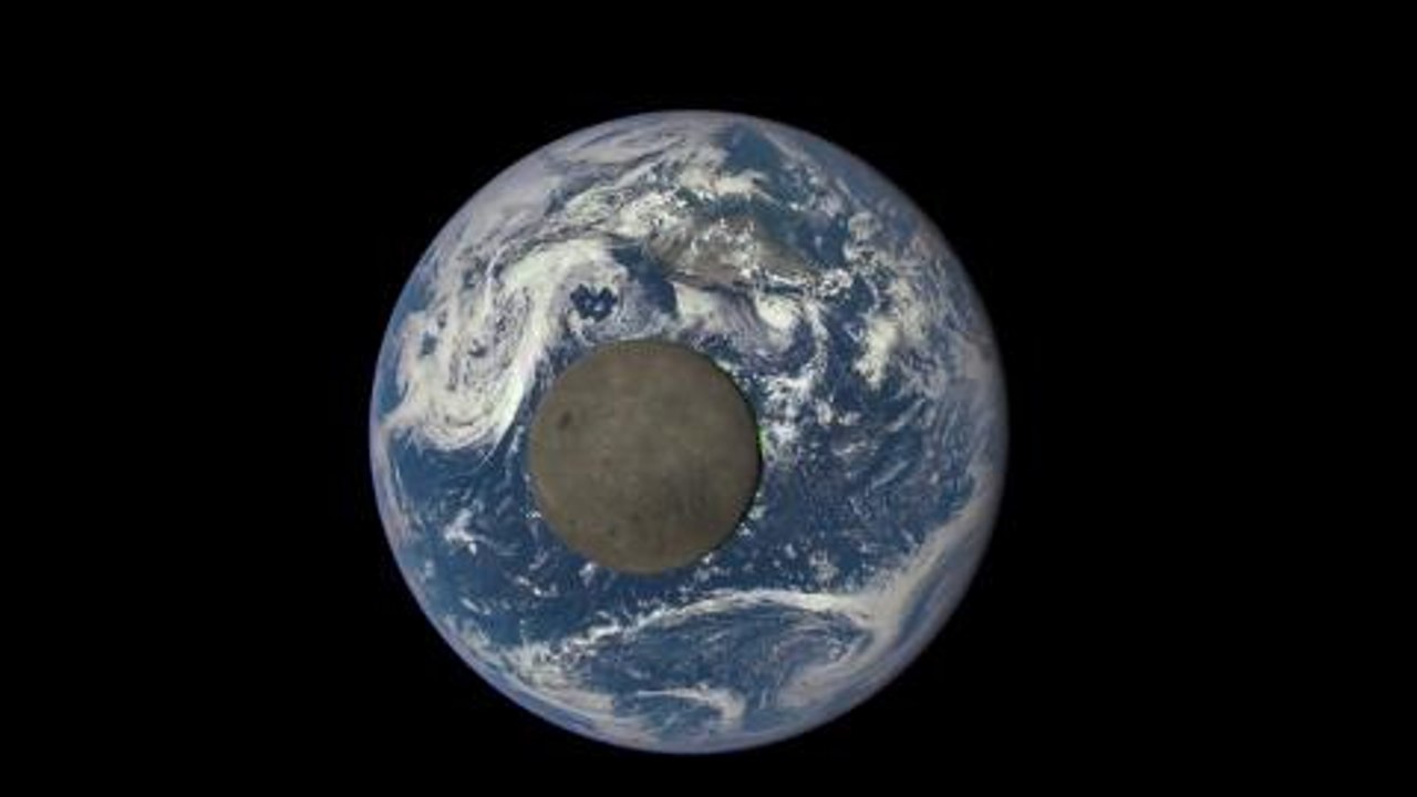 EPIC View of Moon Transiting the Earth - Vídeo Dailymotion