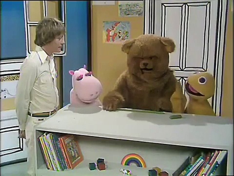 Bungle Makes Zippy A Long Sausage | Long | Rainbow Childrens TV Series ...