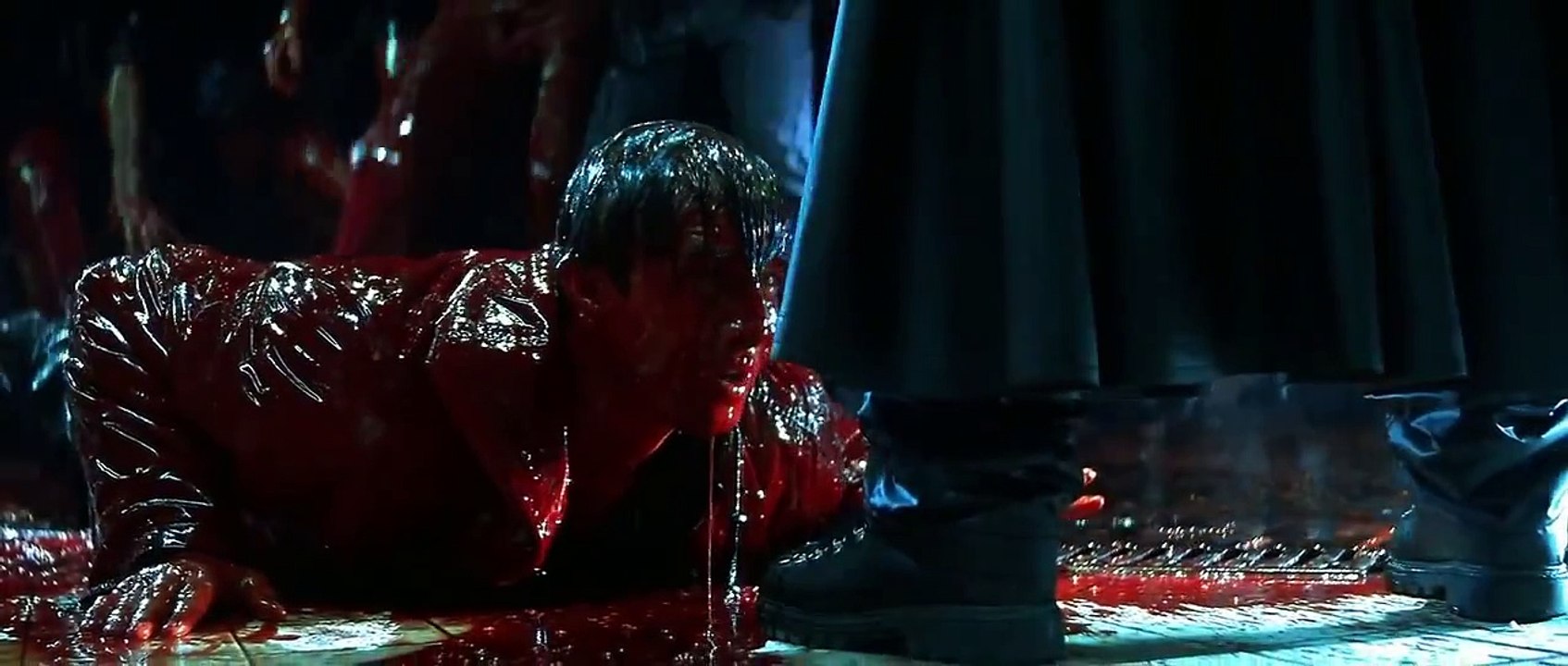 Blade (1998) - Blood Rave Scene - Re-Sound - Vidéo Dailymotion