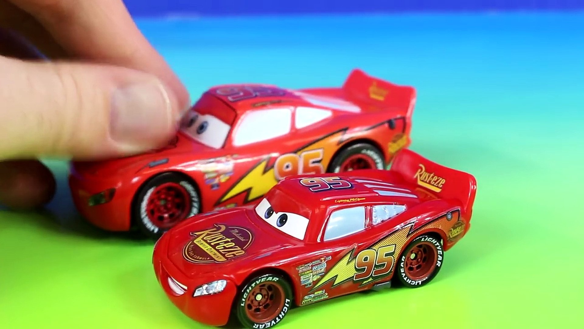Red Tractor Tipping Cars DISNEY PIXAR CARS ESCAPE FROM FRANK THE