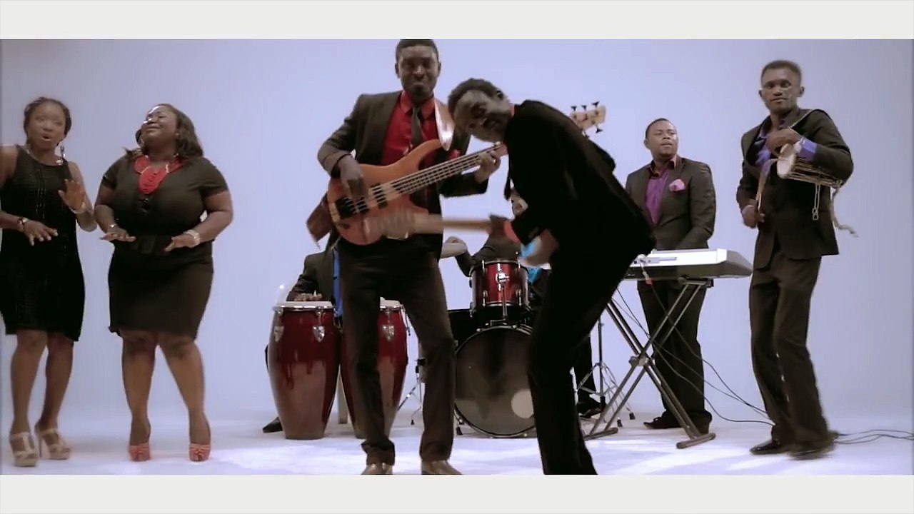 LARA GEORGE -DANSAKI (IM ACKNOWLEDGING YOU) (OFFICIAL VIDEO) - Vidéo ...
