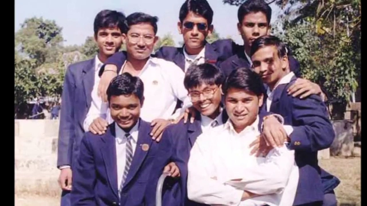 MS Dhoni- 13 Rare pics of MS Dhoni Early life. - video Dailymotion