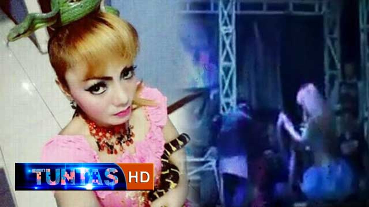 Irma Bule Meninggal Digigit Ular - Tuntas 06 April 2016 - video Dailymotion