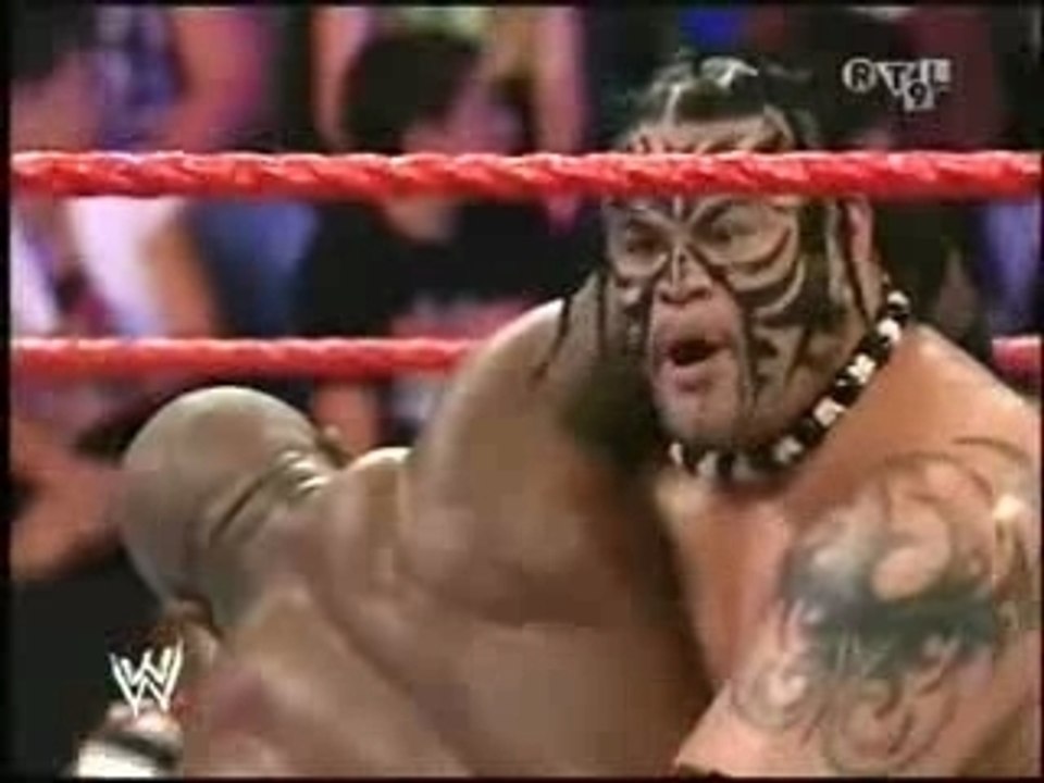catch Umaga vs bobby lashley - Vidéo Dailymotion