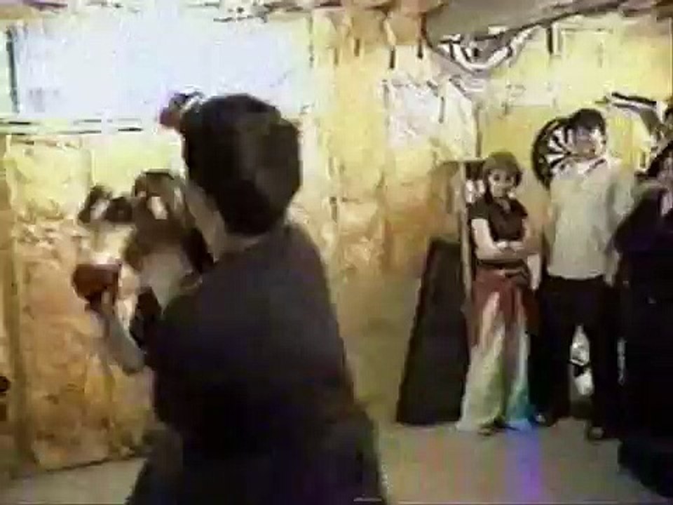Basement Fighting (1/1) - video Dailymotion