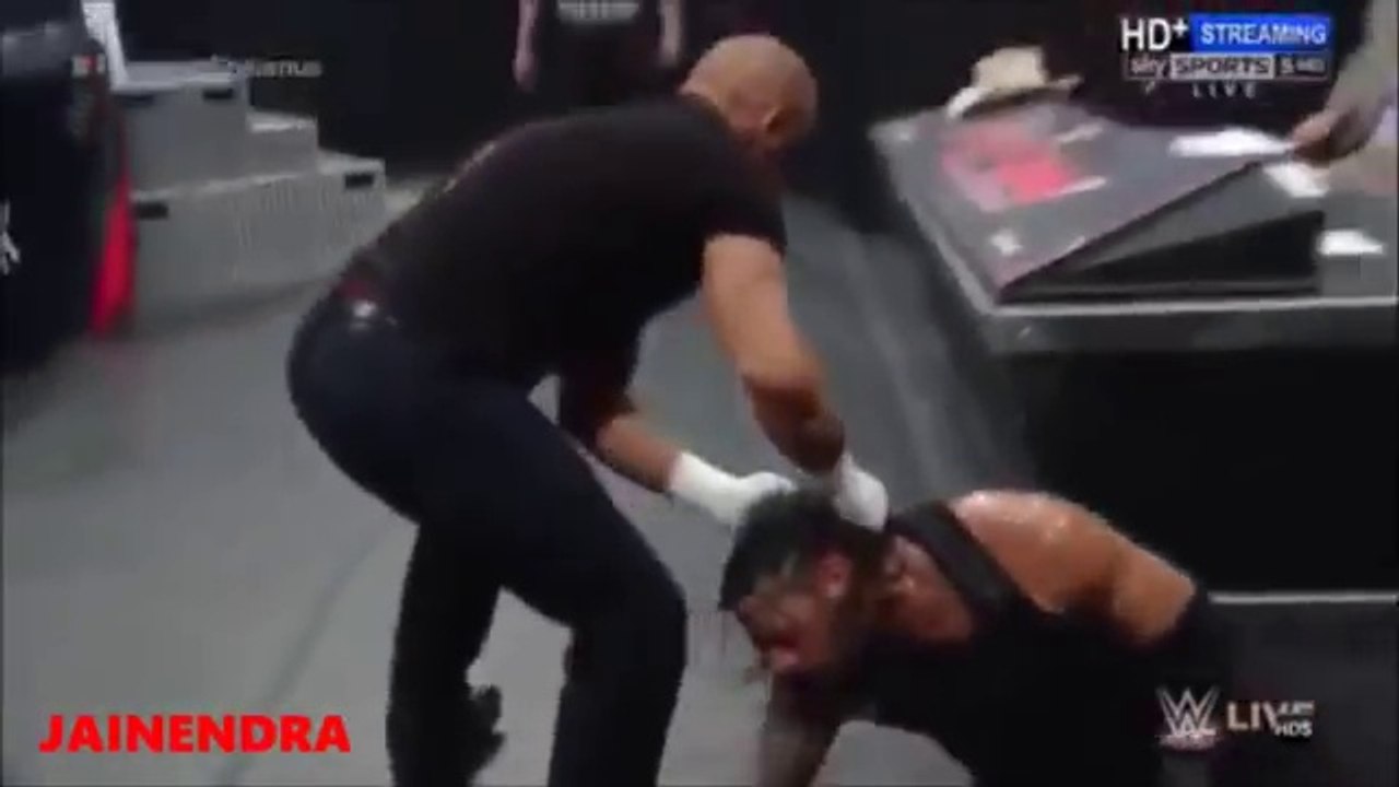 WWE - Most Brutal and Dangerous Fight in WWE History! Reigns vs Triple ...