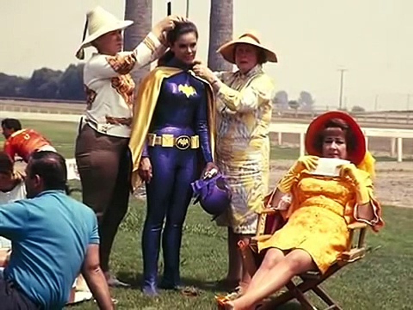 Batman And Robin Batgirl Suit Up