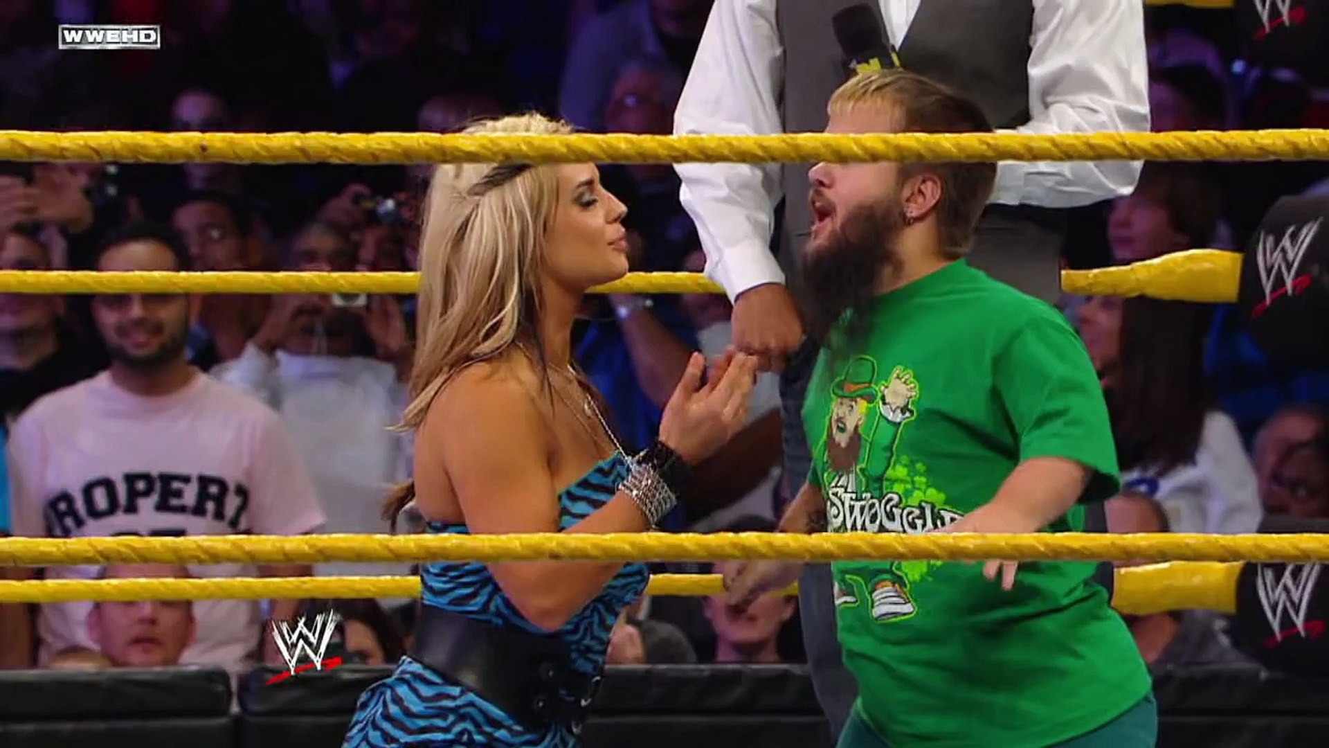 Kaitlyn Wwe Kiss