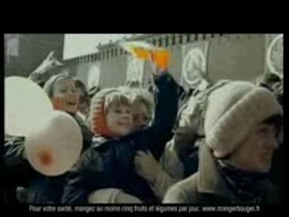 Publicité Nouveau Perrier Fluo ® - Vidéo Dailymotion