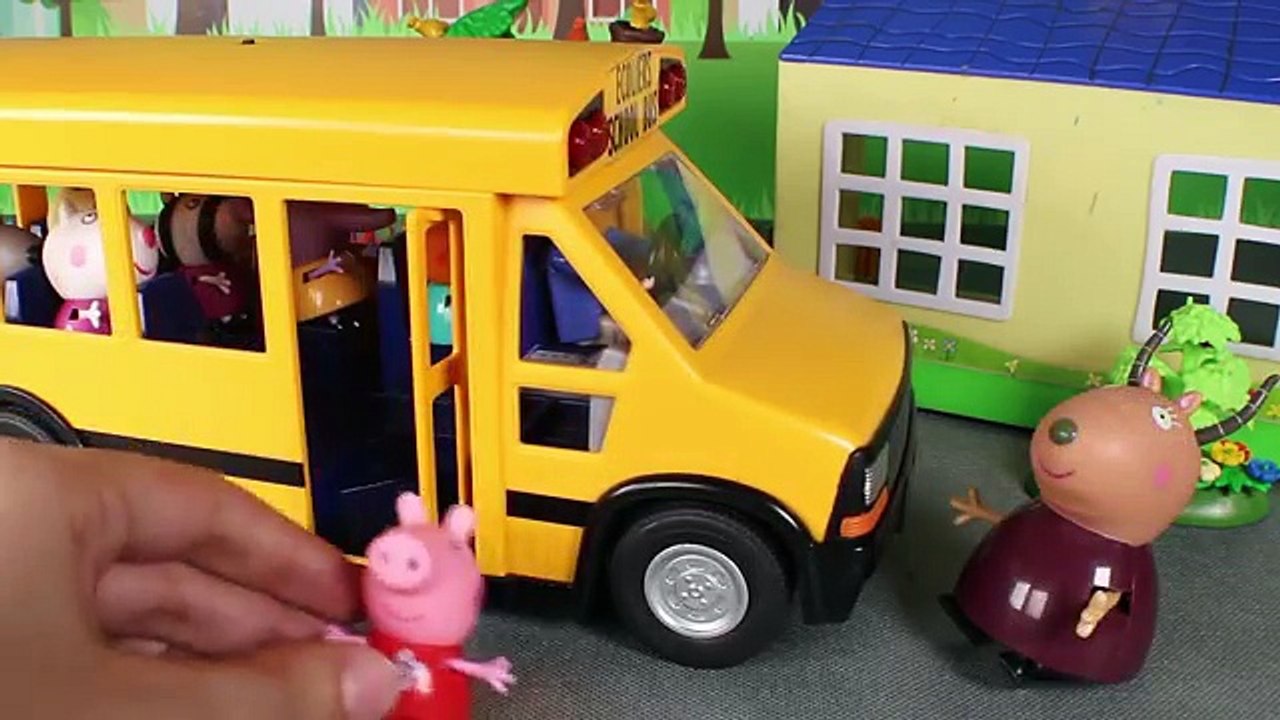 Peppa Pig toys in English - Peppa poops in class - video Dailymotion