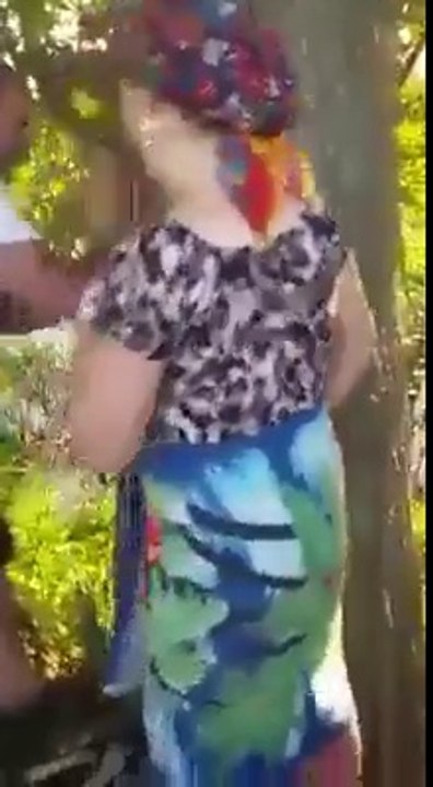 Woman stuck inside Tree - video Dailymotion