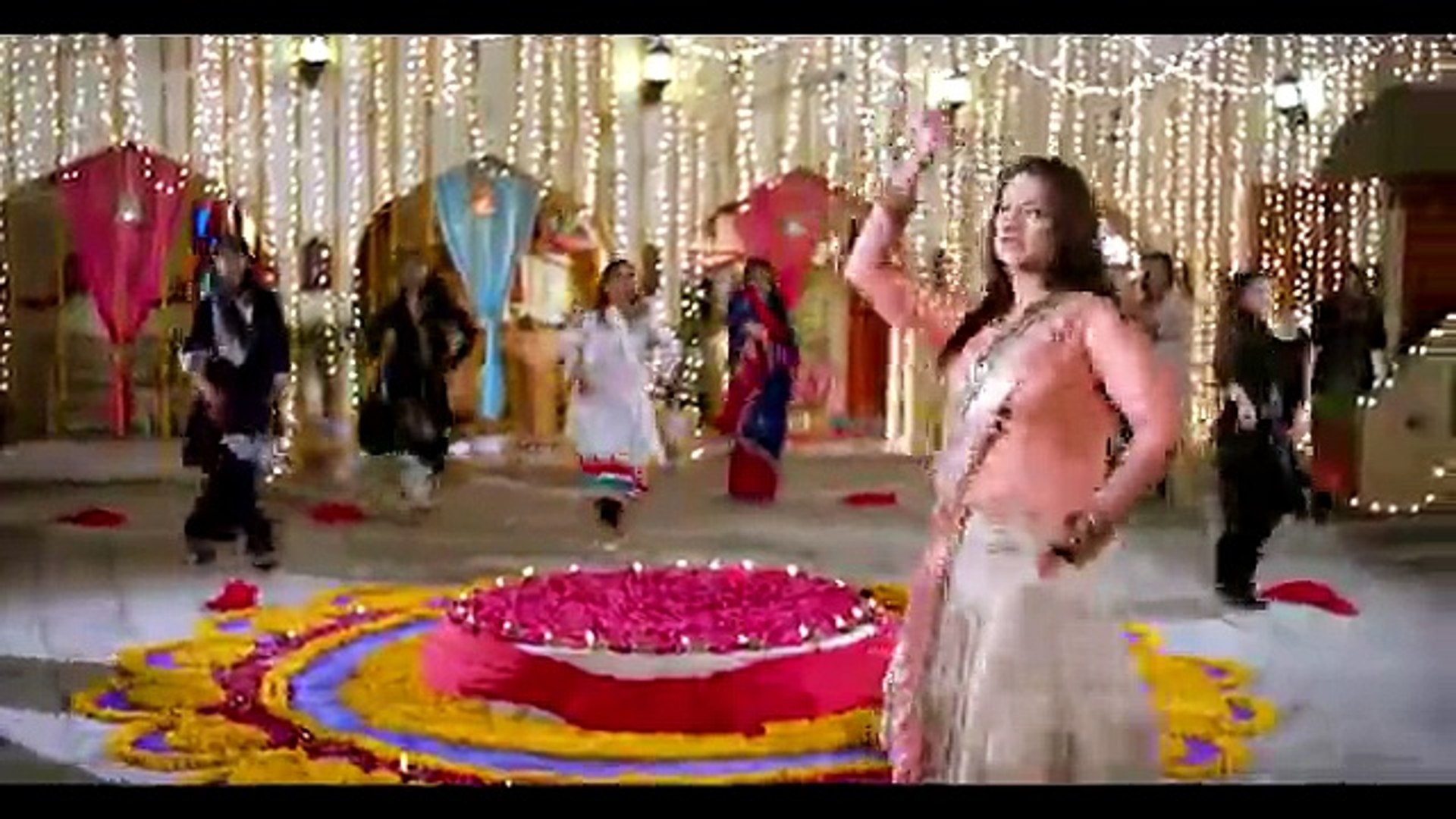 Noor Bukhari Navel
