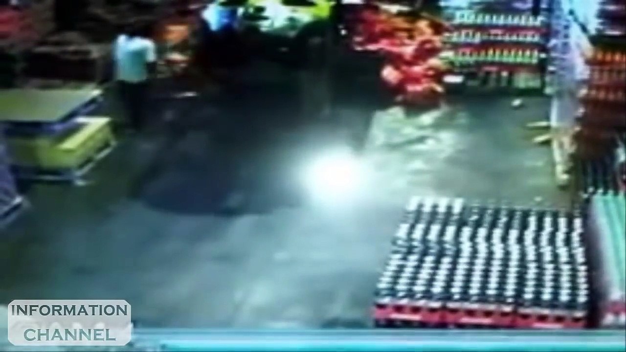 Funny warehouse accidents compilation vol 4 || Warehouse fail video ...