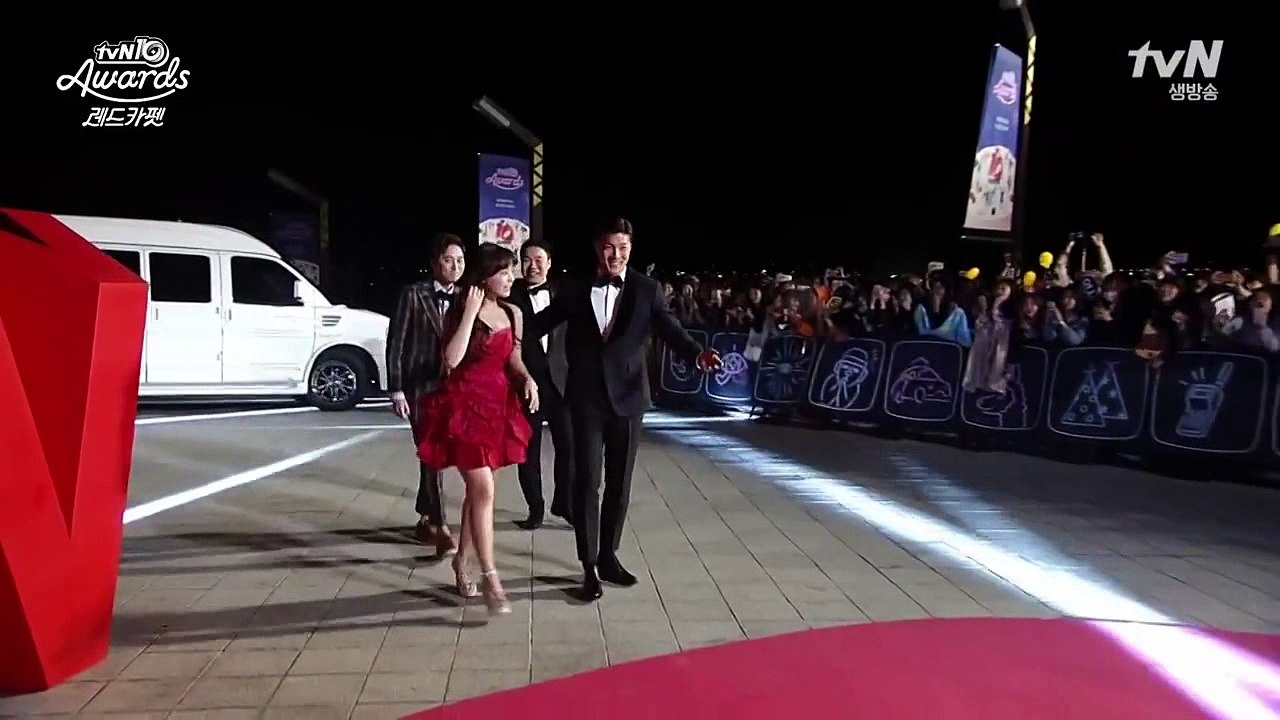 161009 [tvN] tvN10 Awards 레드카펫(영지 CUT) - 동영상 Dailymotion