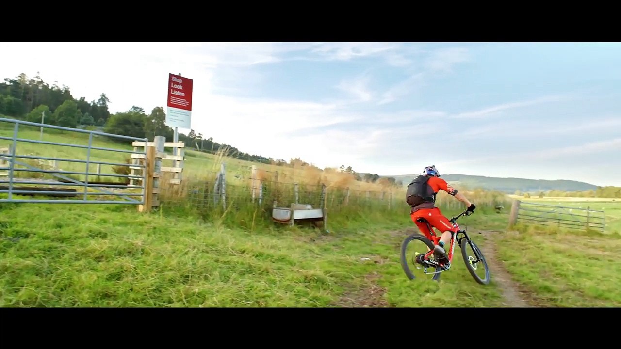 Les tricks de Danny MacAskill en Ecosse - Vidéo Dailymotion