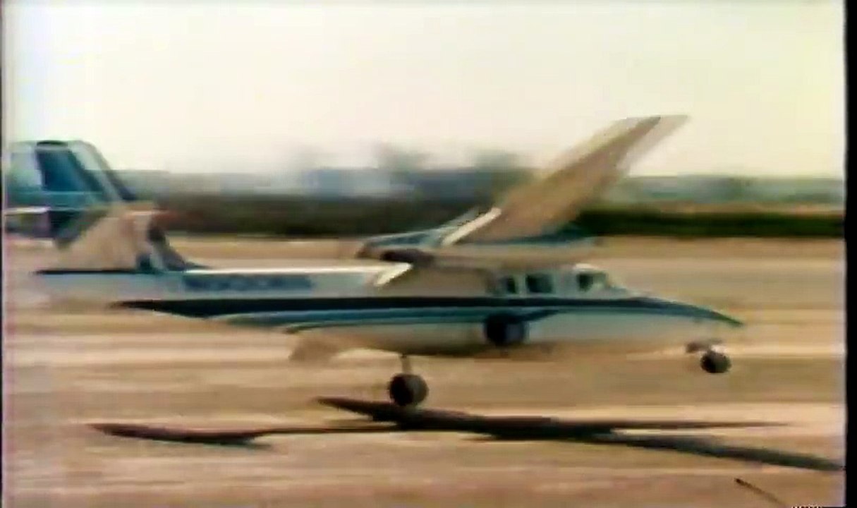 Bob Hoover -- Engine-out Aerobatics! - video Dailymotion