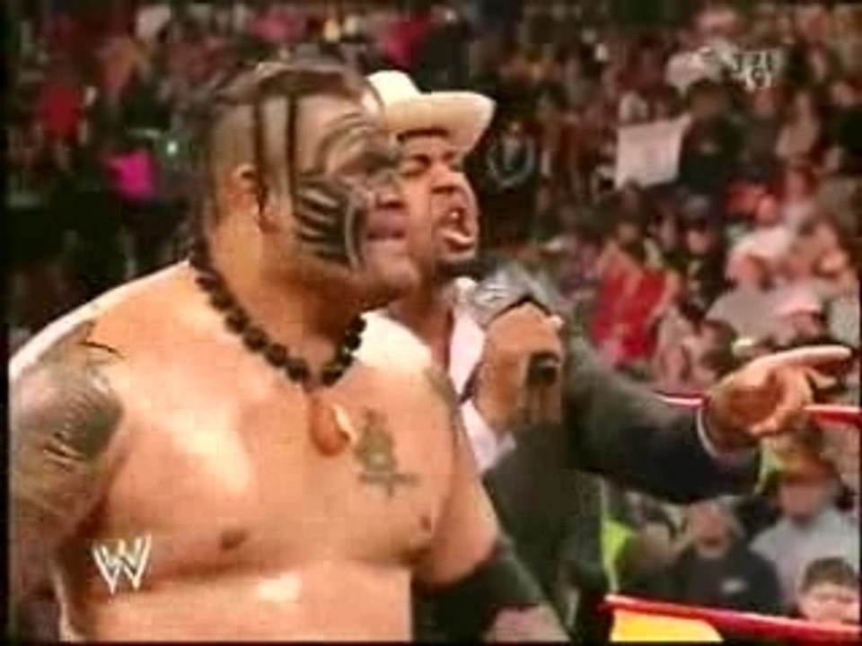 Catch john cena vs umaga signature qui degenere - Vidéo Dailymotion