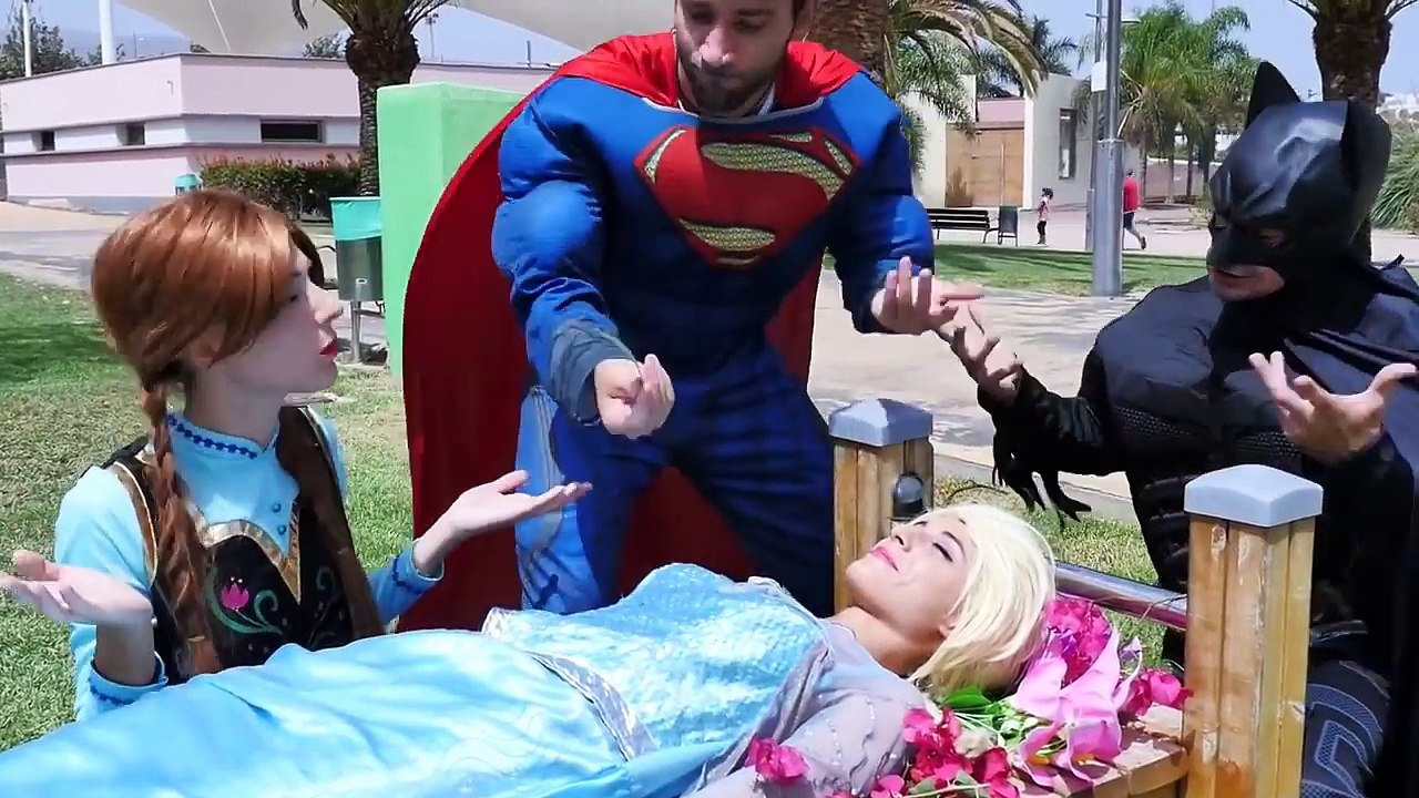 SpiderMan & Frozen Elsa Anna - Is Frozen Elsa dead Spiderman & Superman ...