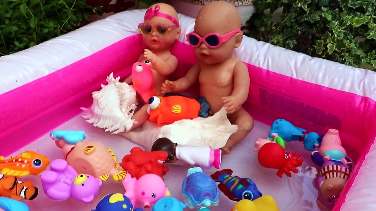 Twins Baby Doll splashing Giant Inflatable swimming pool with float ...
