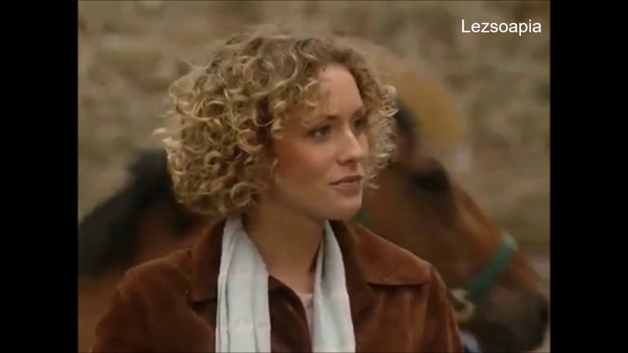 000 Carla's First Appearance (HD) - video Dailymotion