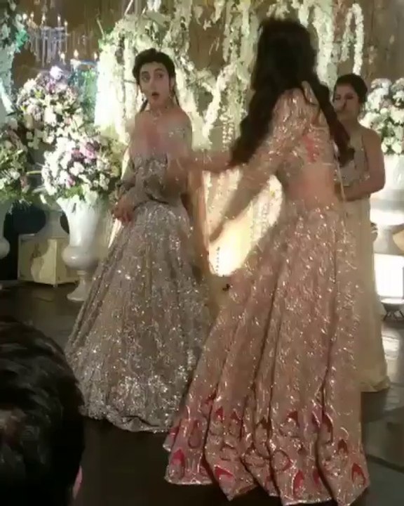 Mawra Dance with Urwa on her Walima Wedding - video Dailymotion