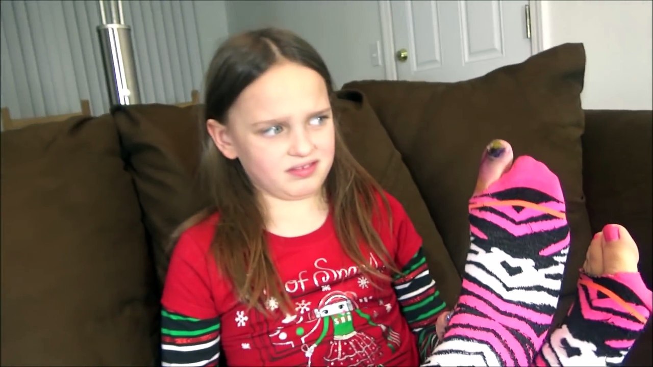 Bad Santa Attacks Annabelle & Victoria Christmas Toy Freaks Hidden Egg ...