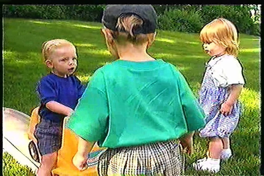 Toddler Takes - Toddlers at Play! - video Dailymotion