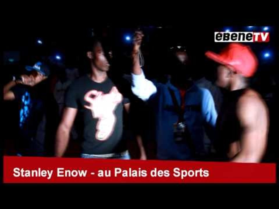 Stanley Enow "hein pere" au palais des sports de Yaoundé - Vidéo ...