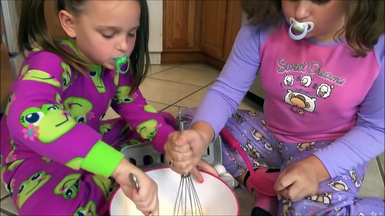 Bad Baby Cake Baking Fail Victoria Annabelle Freak Daddy Toy Freaks ...