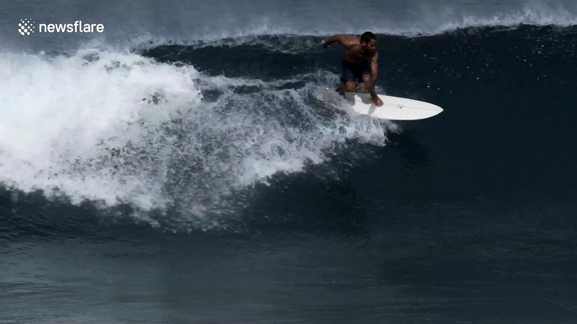 Jack Johnson Surfing