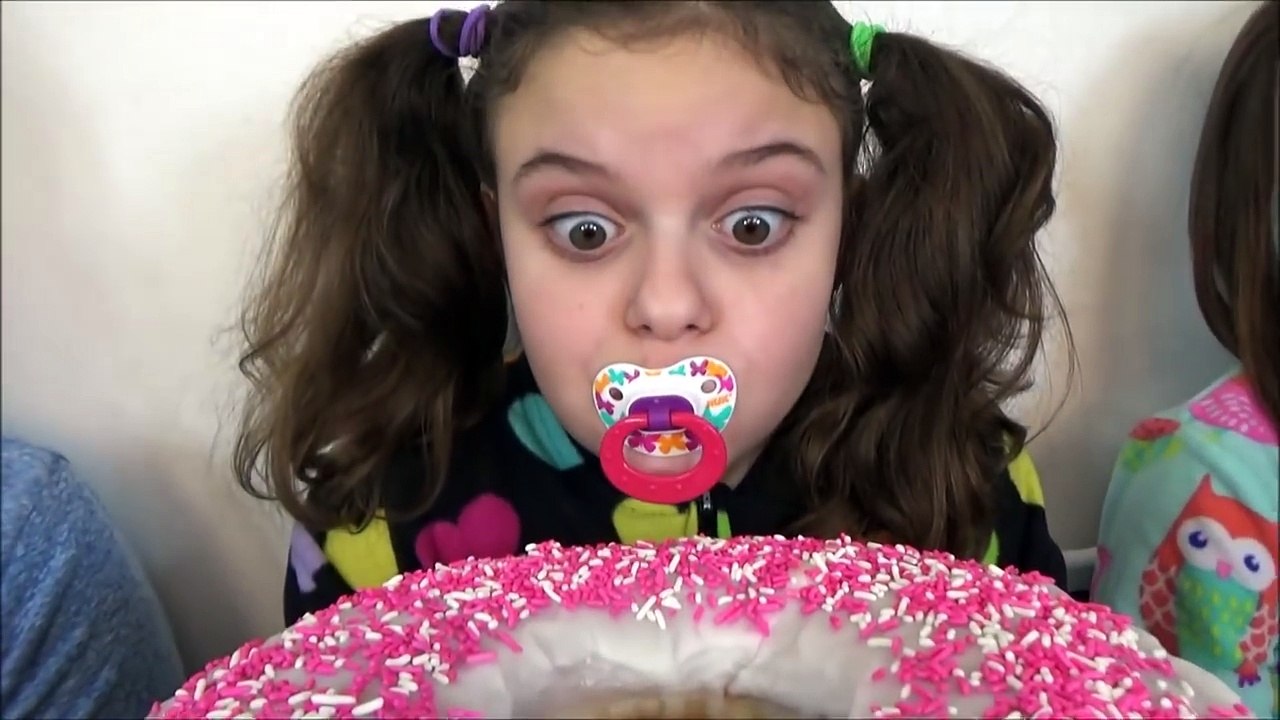 Bad Baby Giant Donut Cupcake & Cookie Challenge Toy Freaks Family World ...
