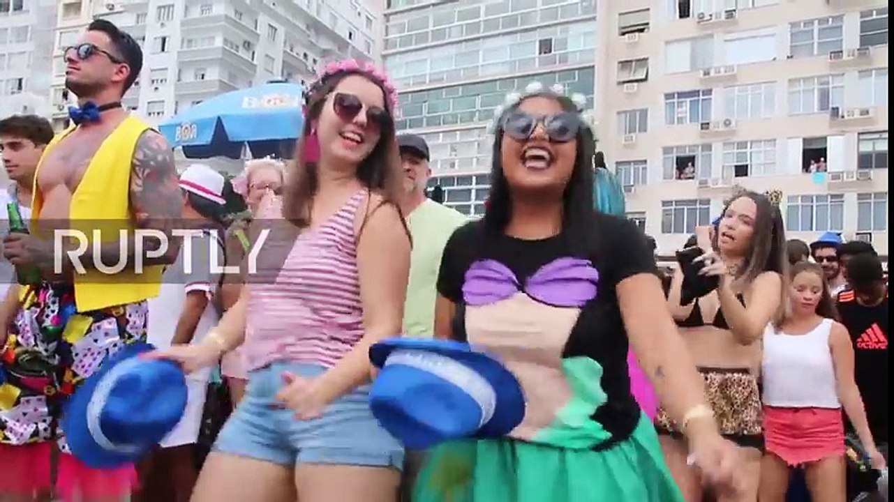Brazil Devils, divas and dancers parade through Rio for carnival ...
