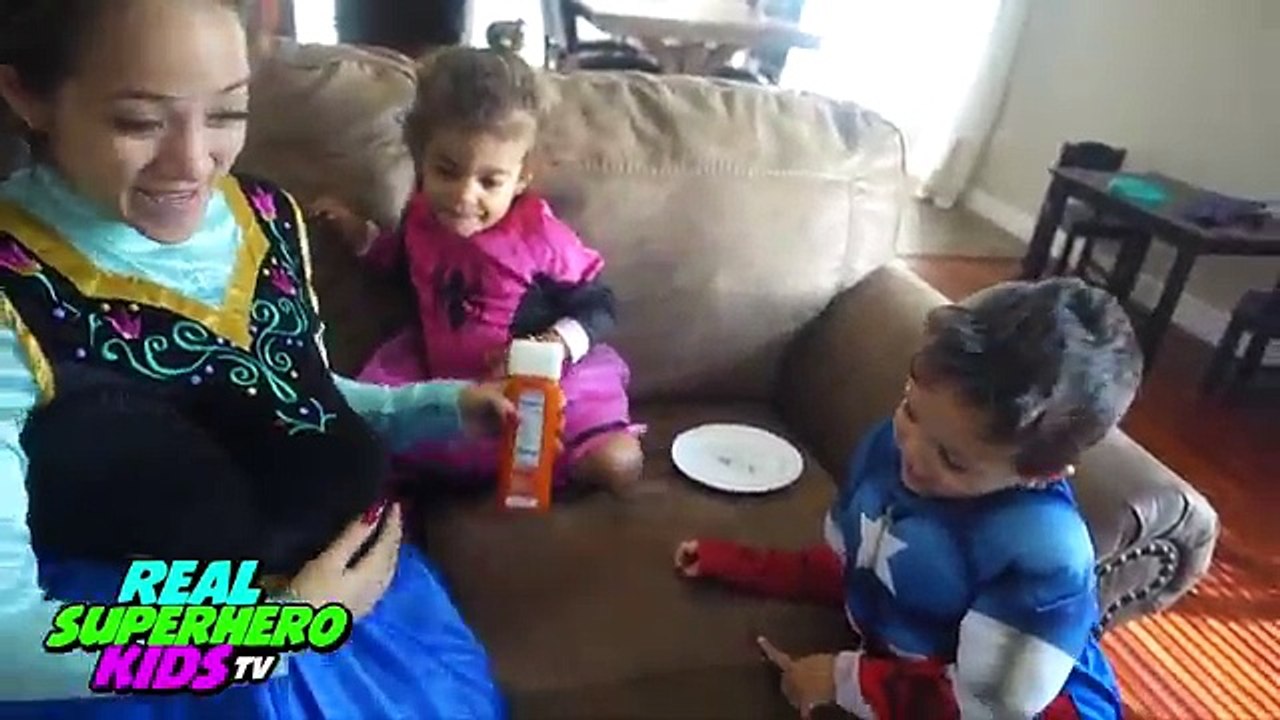 PREGNANT ANNA POO COLORED BALLS w/ PINK SPIDERGIRL & CAPTAIN AMERICA vs ...