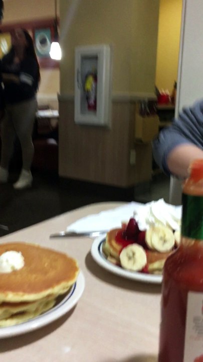 IHOP Restaurant Brawl - video Dailymotion