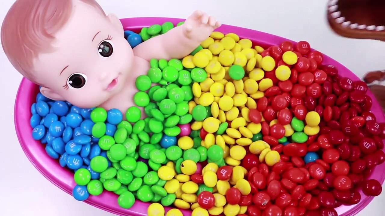 Bad Baby Doll Crying Bath Time Learn Colors With m&m Nursery Rhymes ...