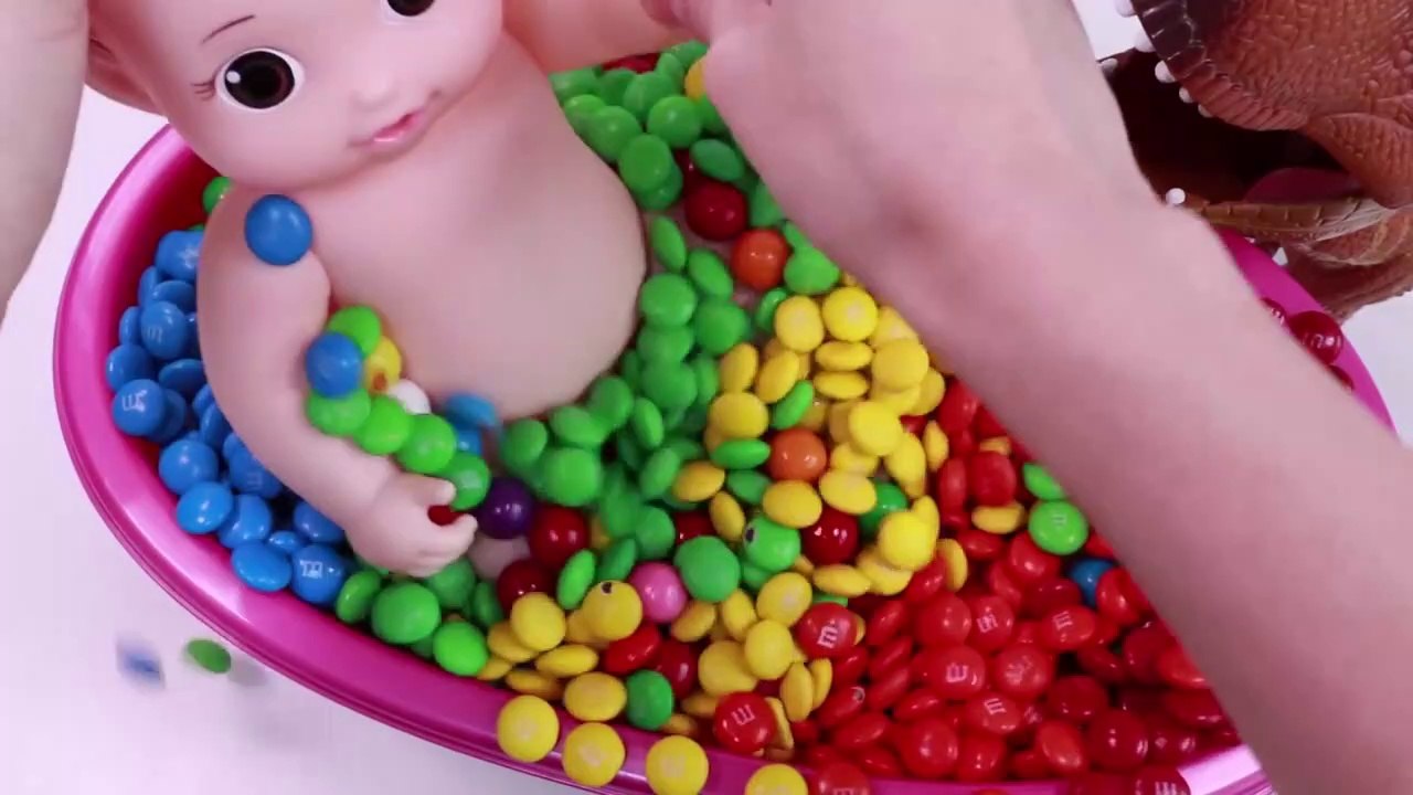 Bad Baby Doll Crying Bath Time Learn Colors With m&m Nursery Rhymes ...