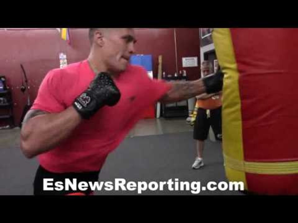 Cruiserweight world champion Oleksandr Usyk - EsNews Boxing - video ...