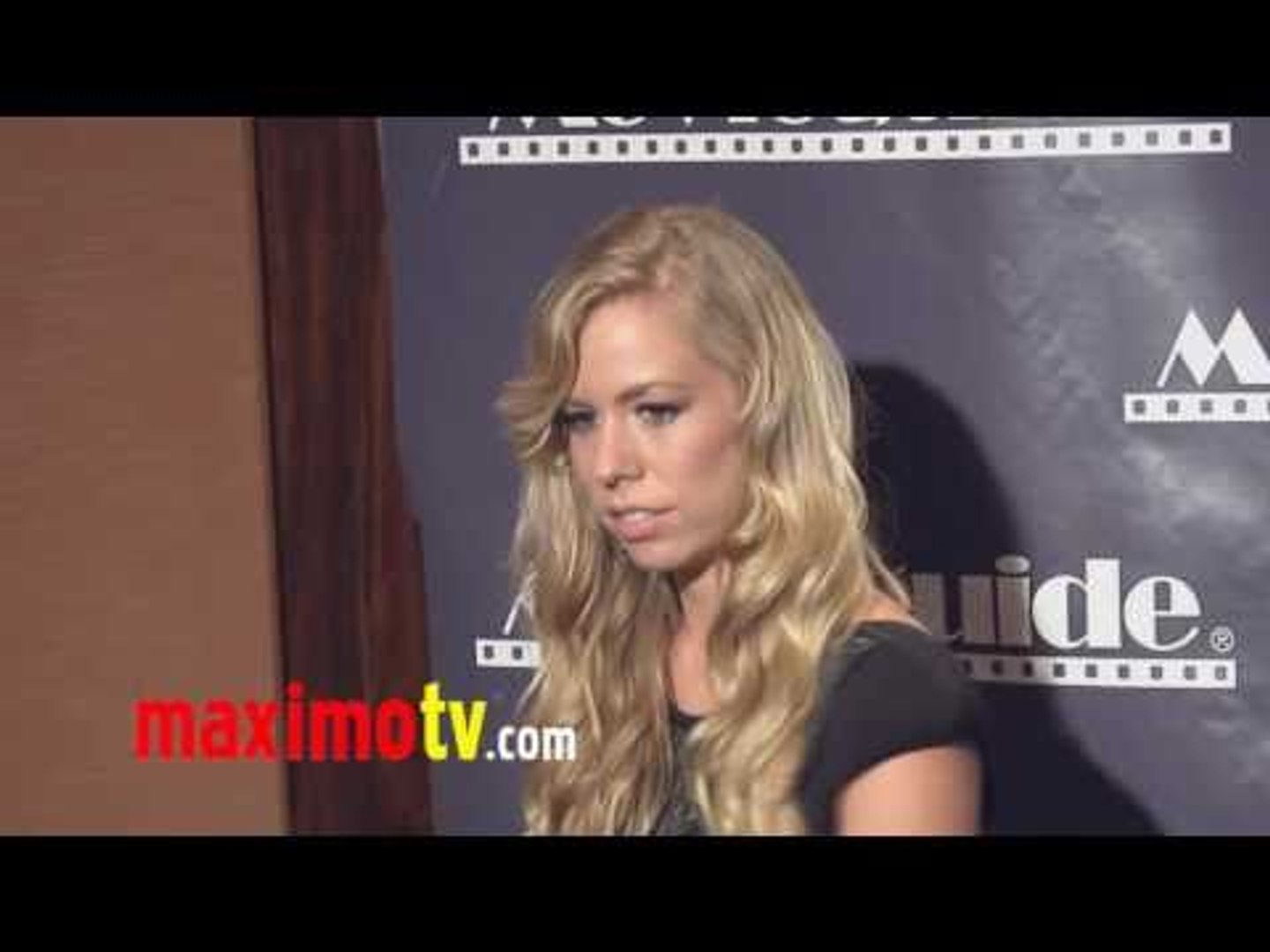 Holly Jingles And Clyde 3d